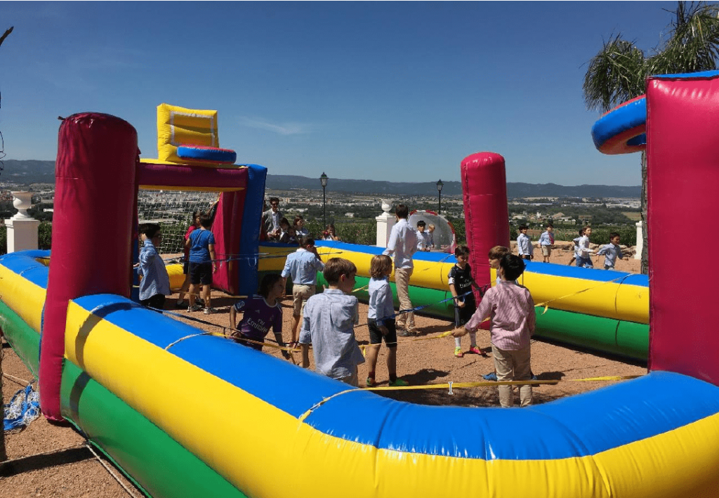 Futbolín humano multideportivo (2h) – Guadalquivir Activo
